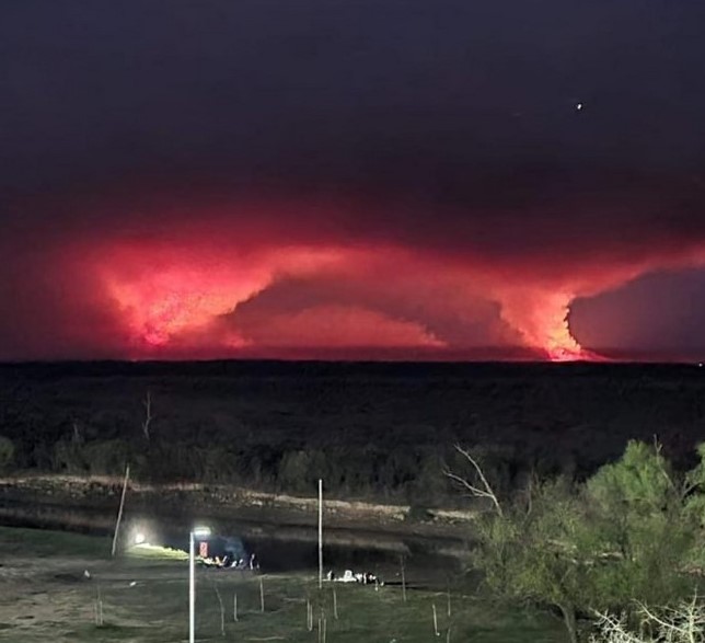 El humo que cubre gran parte de la región proviene de las islas de San ...