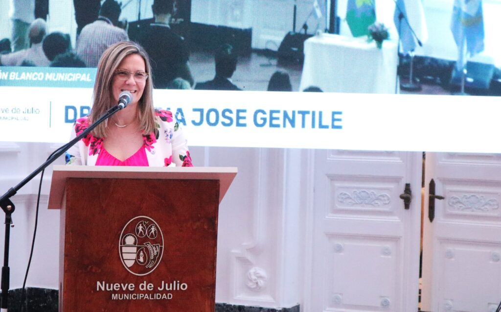 La Intendente Maria Jose Gentile prepara el Presupuesto municipal 2025 ...